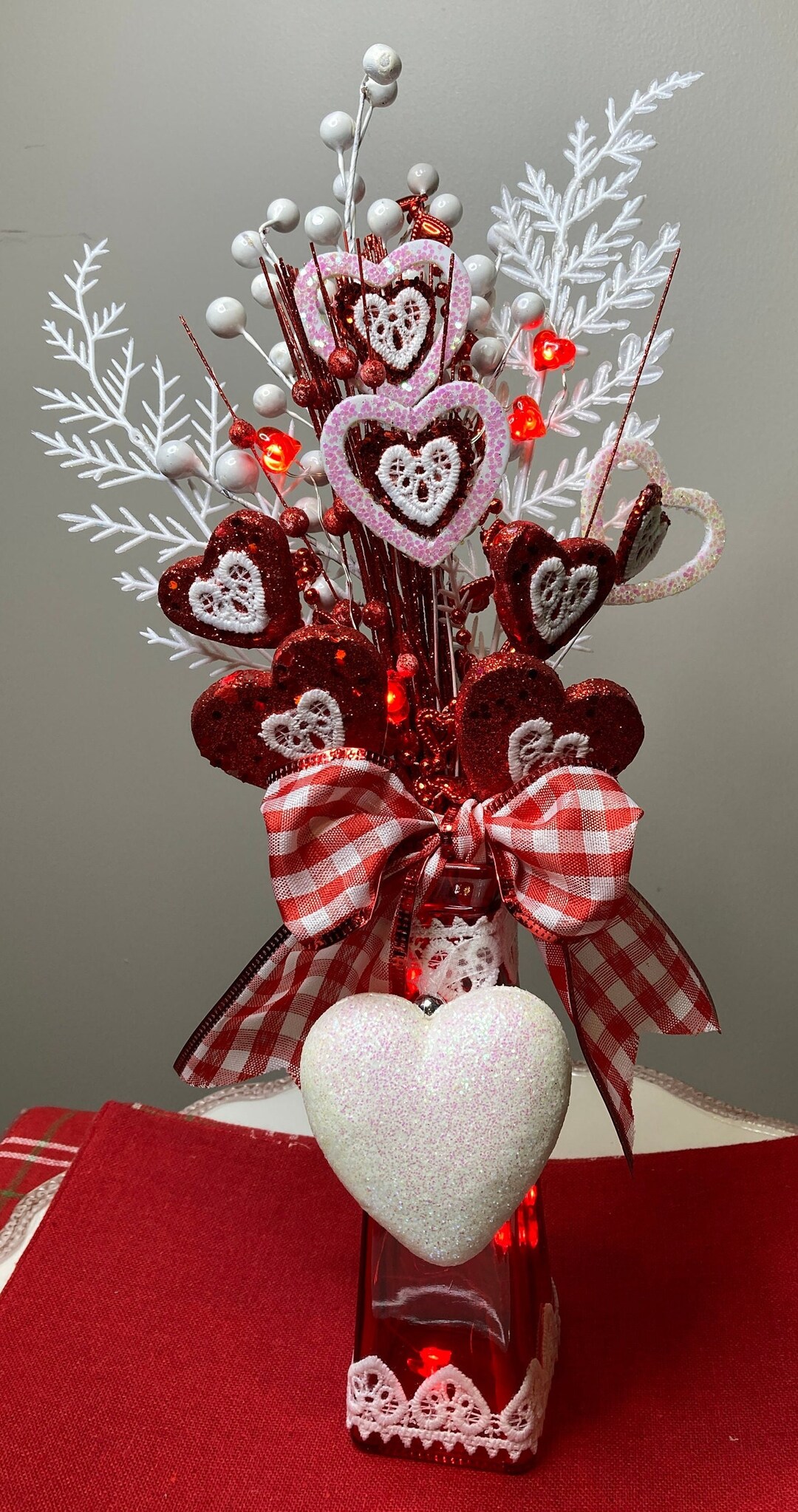 Many Hearts Valentine Lighted Floral, White Puffy Heart, Red Valentines ...