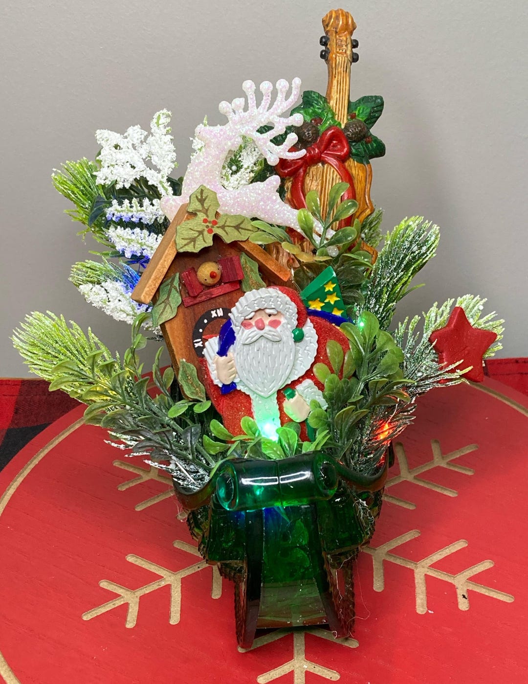 Santa’s Sleigh Packed for Christmas Eve Lighted Floral, Green Sleigh ...