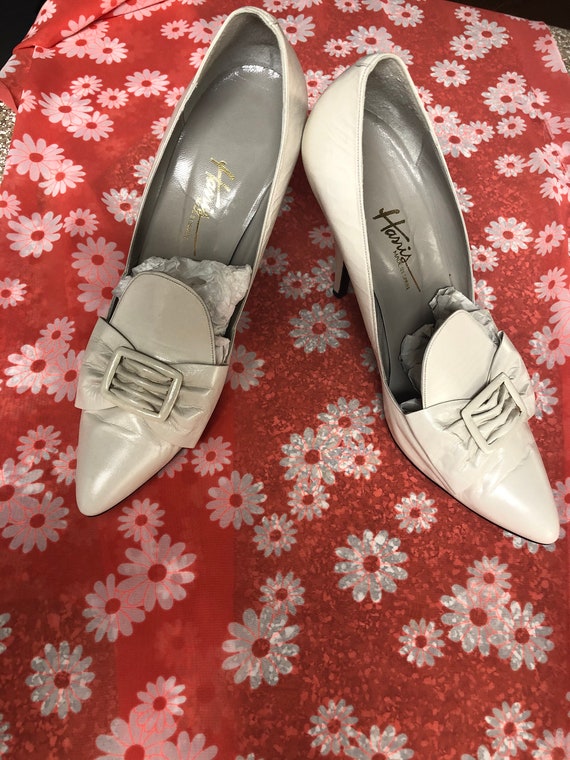 vintage cream colored - Gem