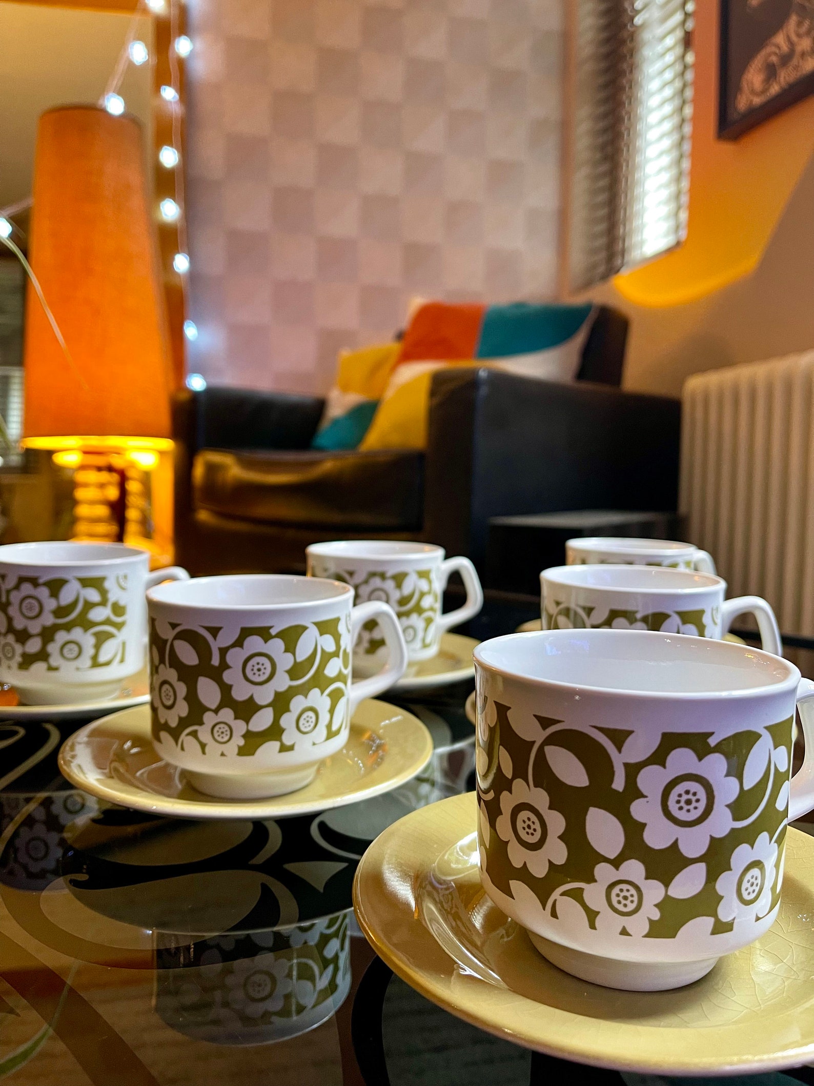 Six Retro Tams England Tea Cups and Saucers With Retro Floral Two Tone ...