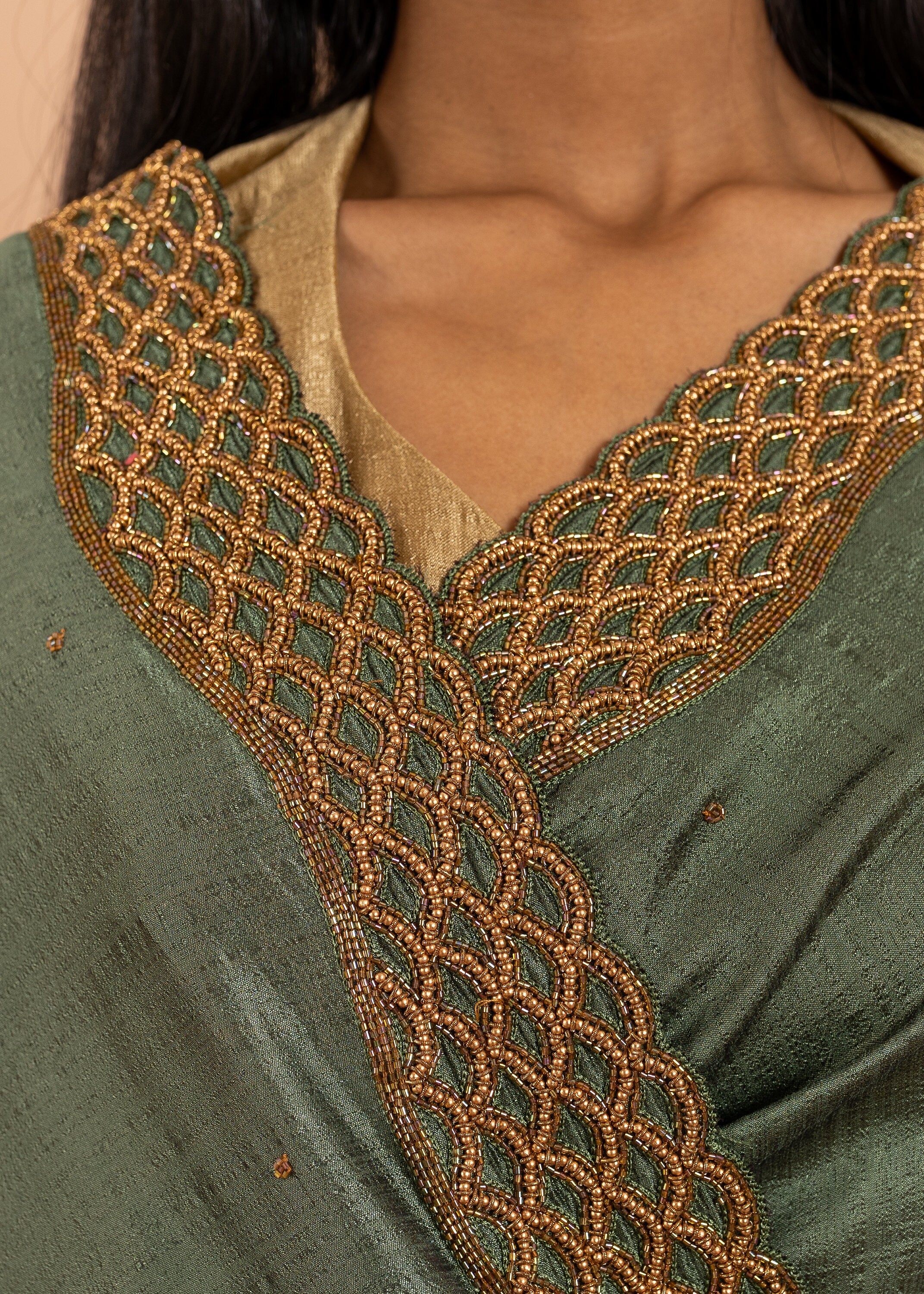 Green Silk Blend Gold Link Chain Handwork Saree With Gold Work Border ...