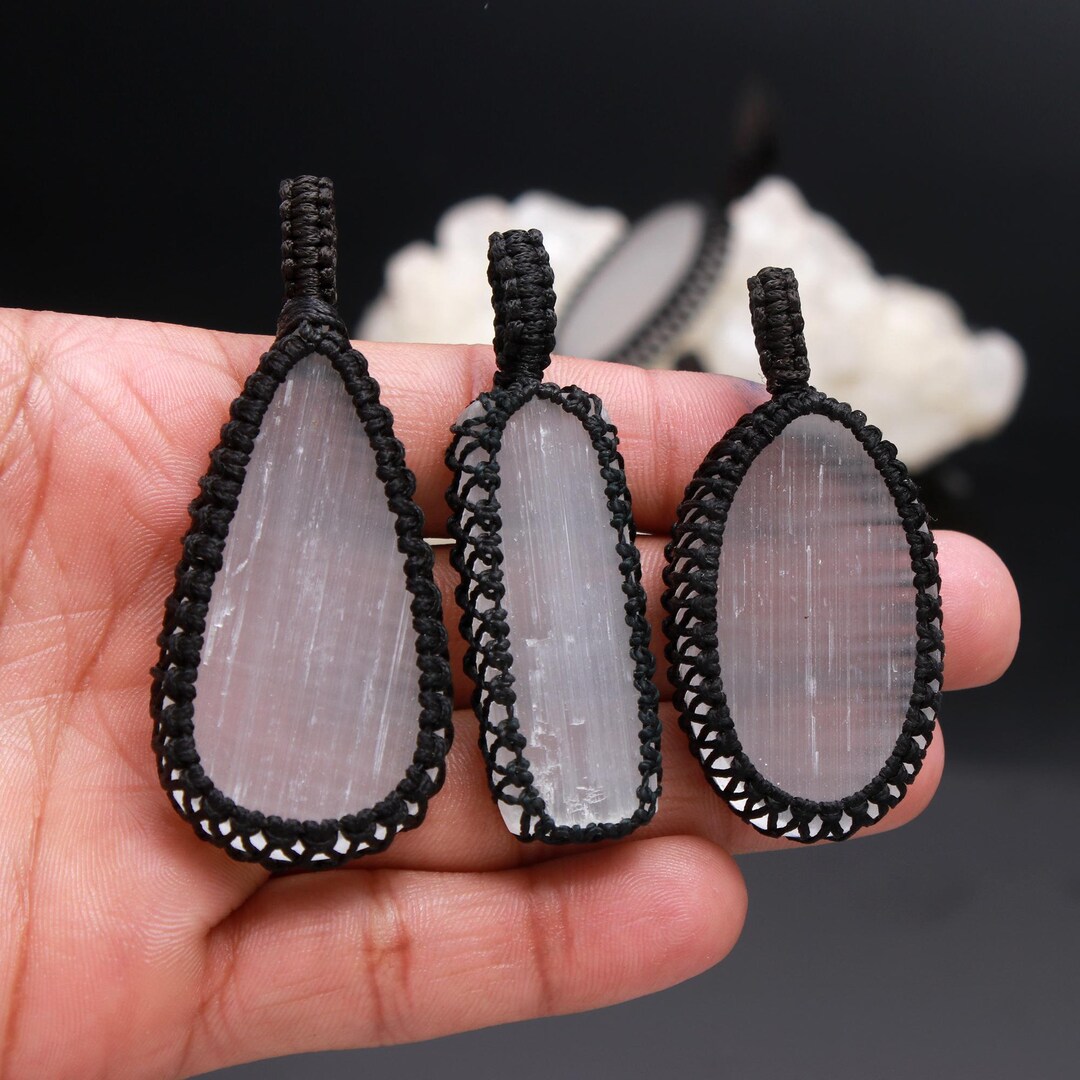 Amazing Selenite Macrame Pendant, Natural Selenite Gemstone Crystal Thread Macrame Pendant ...