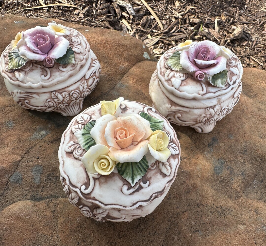 Capodimonte Porcelain Rose Trinket Box: D' Lusso Baroque Vanity Decor ...