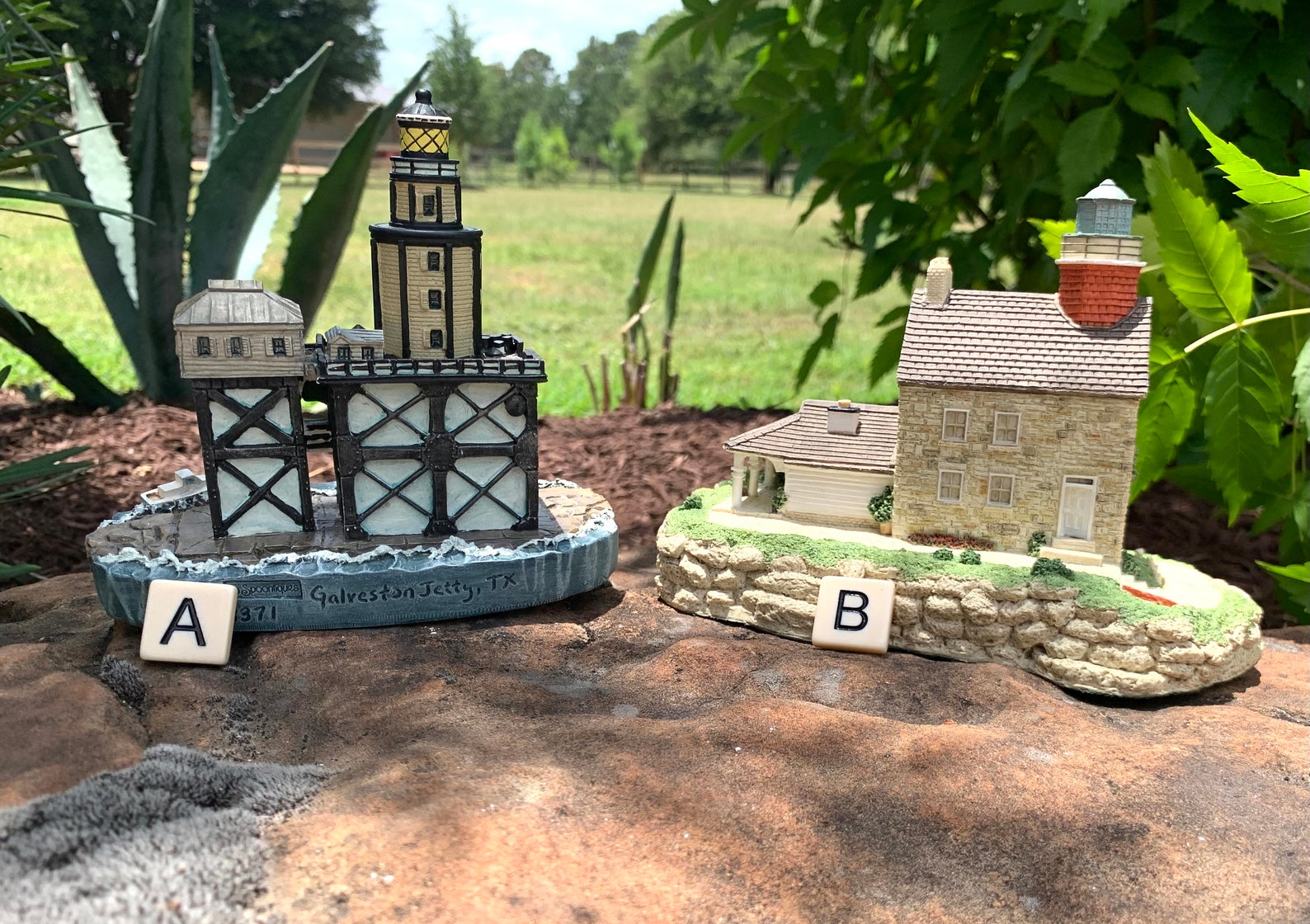 Collectible Miniature Lighthouse Figurines/spoontiques Galveston Jetty ...