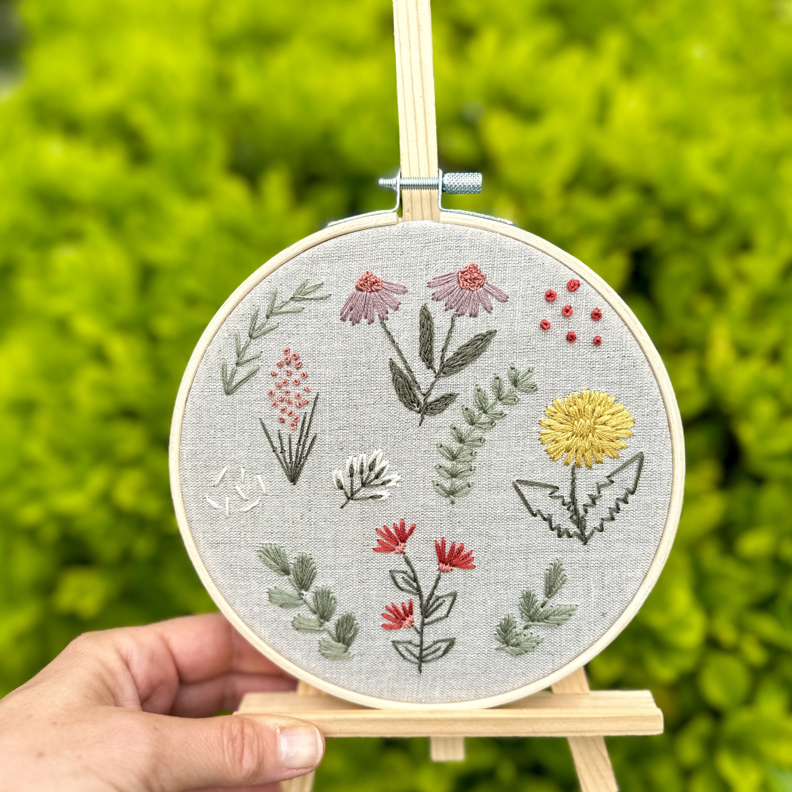 Small Flowers Embroidery Design With the Text Quote Enjoy - Etsy