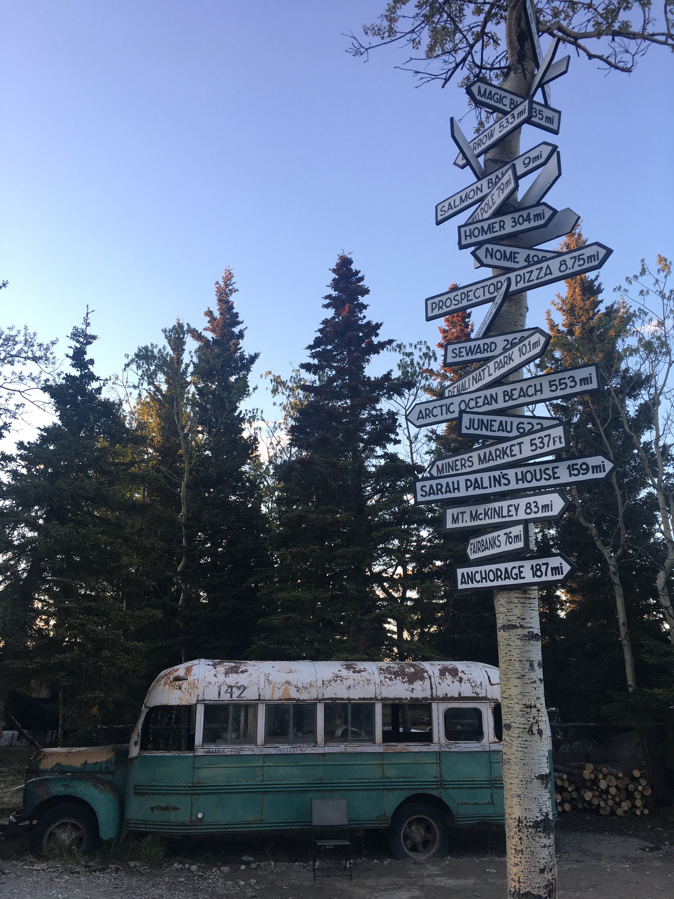 Into The Wild Wallpaper Bus