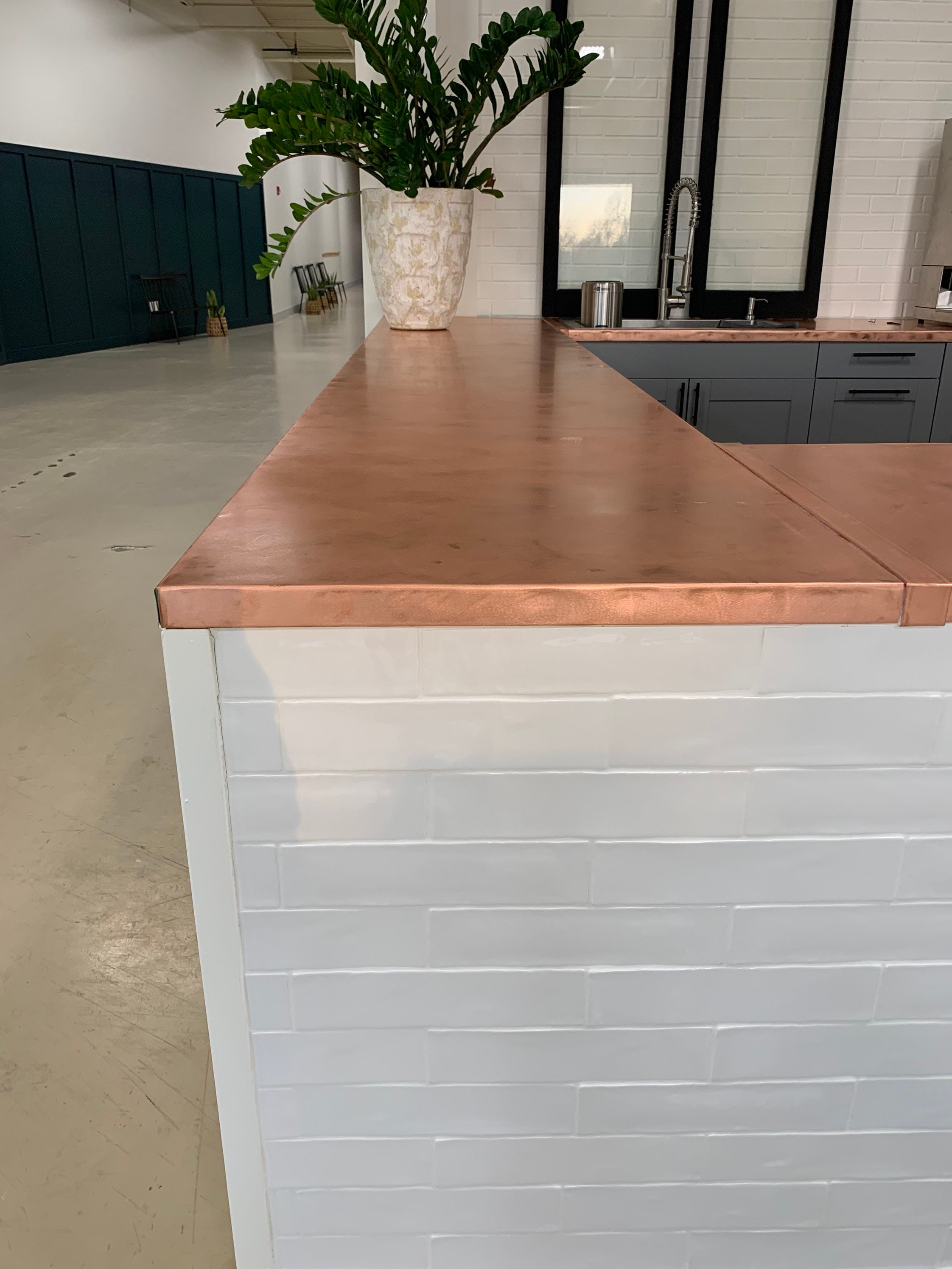 Commercial Metal Bar Tops Custom Zinc, Copper and Brass Restaurant Bar ...