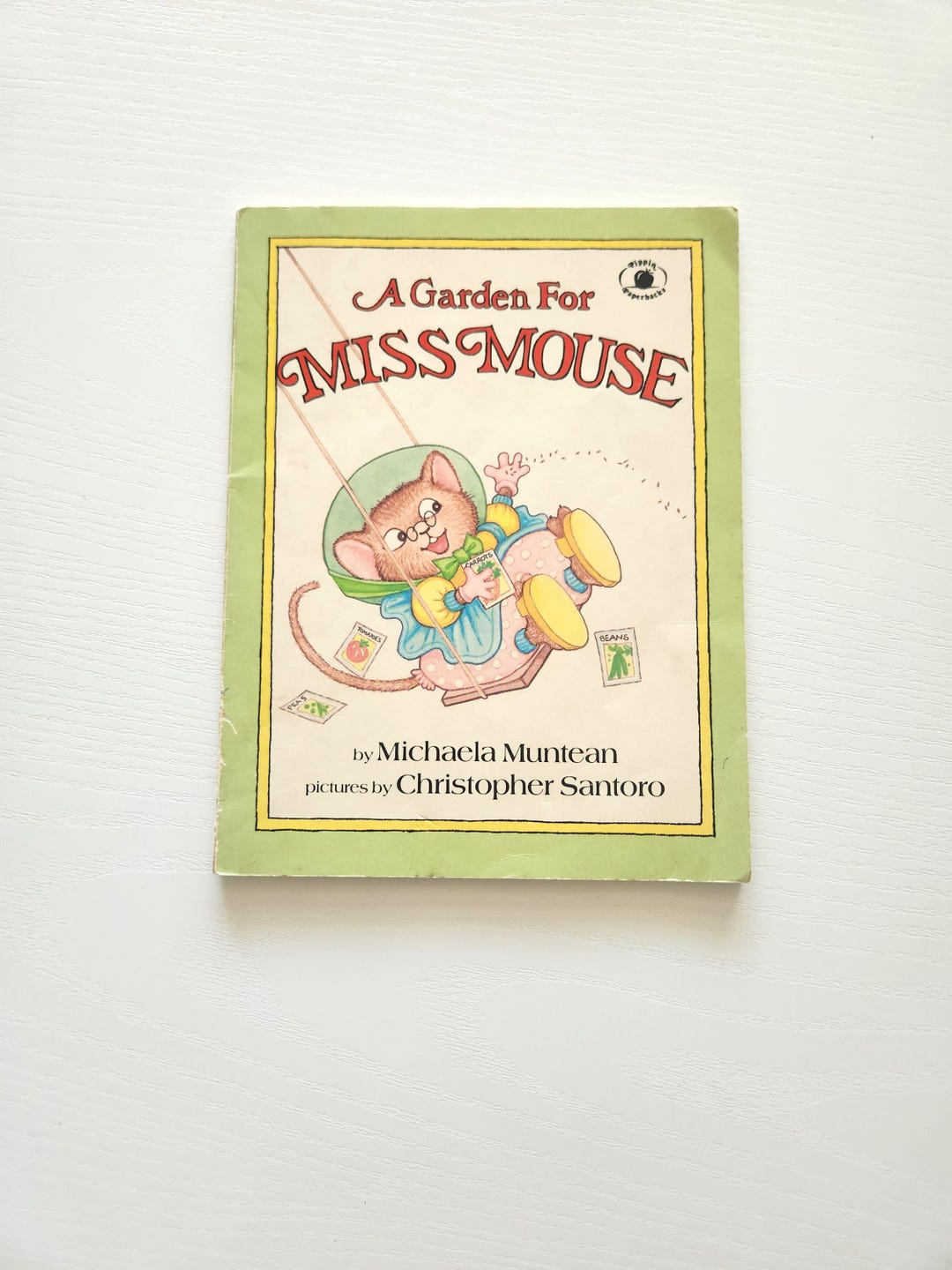 A Garden for Miss Mouse by Michaela Muntean { 1982 } Vintage Children's ...