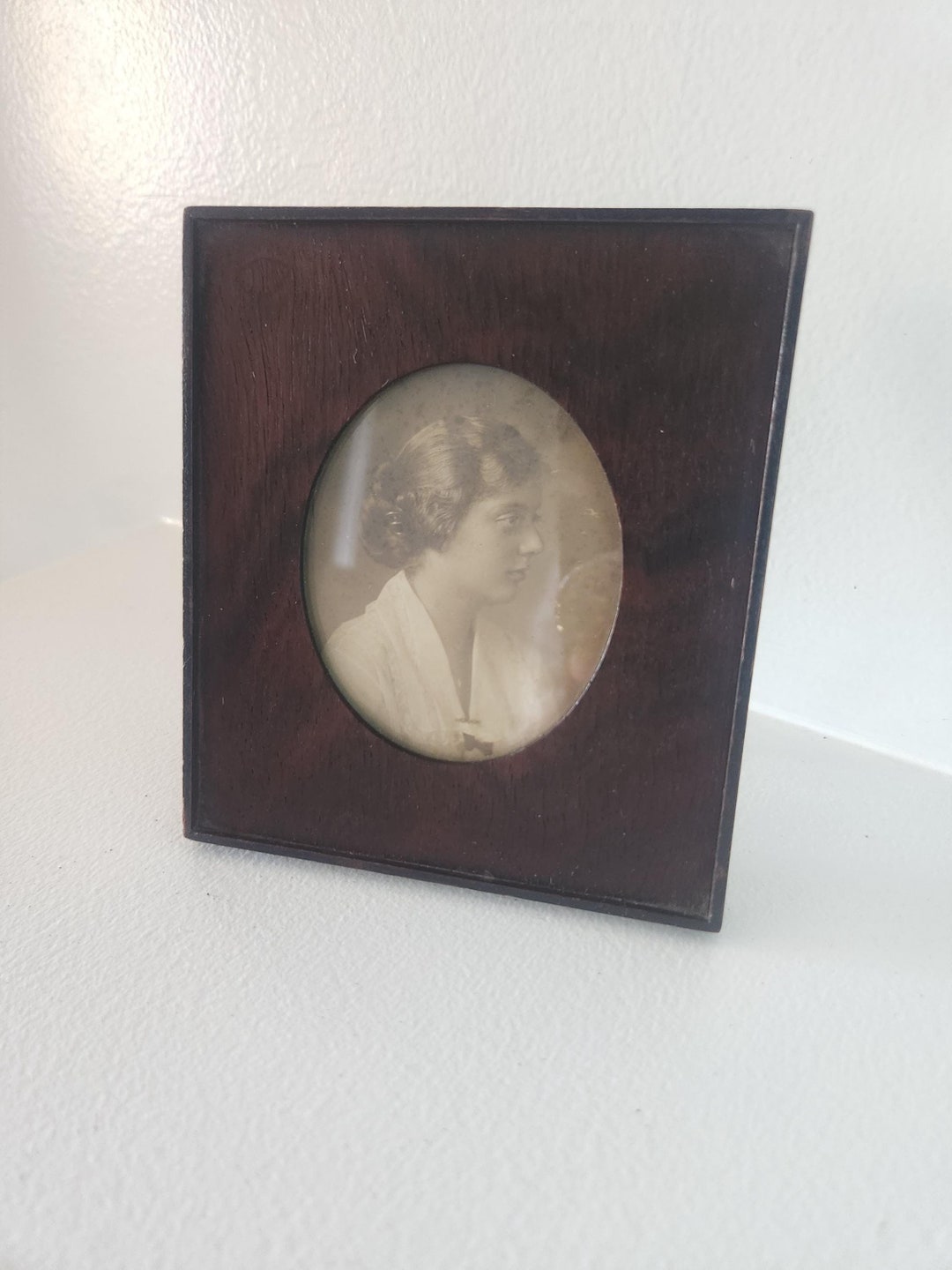 Antique Oval Wood Frame With Portrait of Women -- Antique Picture Photo ...