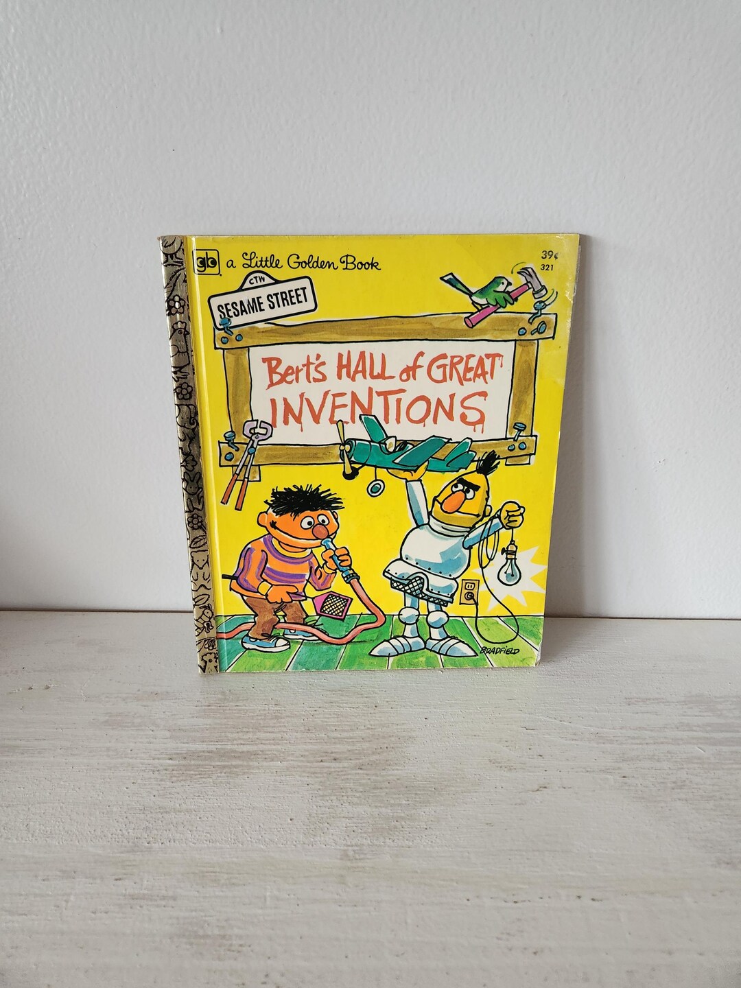 Sesame Street Bert's Hall of Great Inventions { 1972 } Vintage Children ...