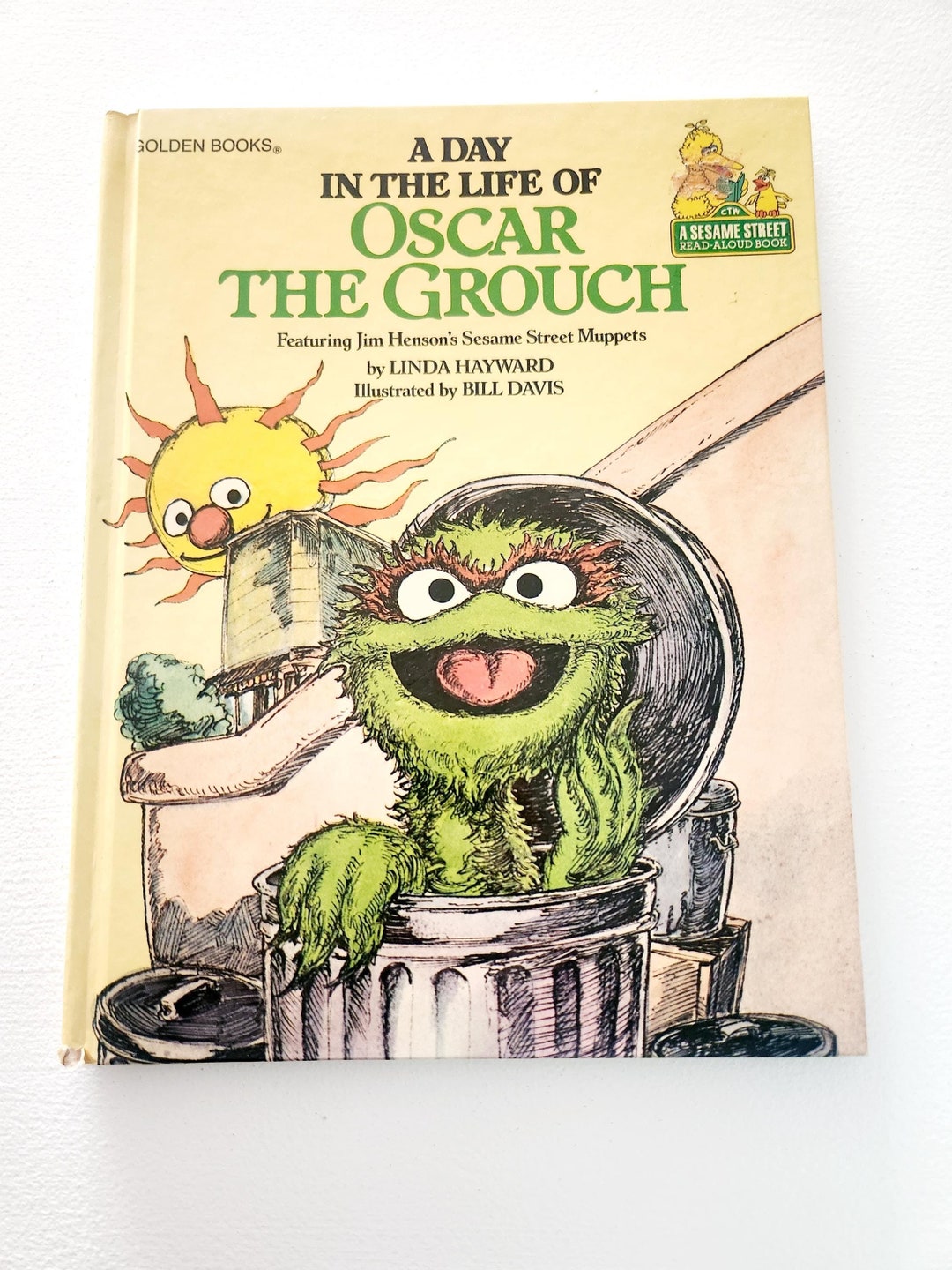 Sesame Street A Day in the Life of Oscar the Grouch by Linda Hayward ...