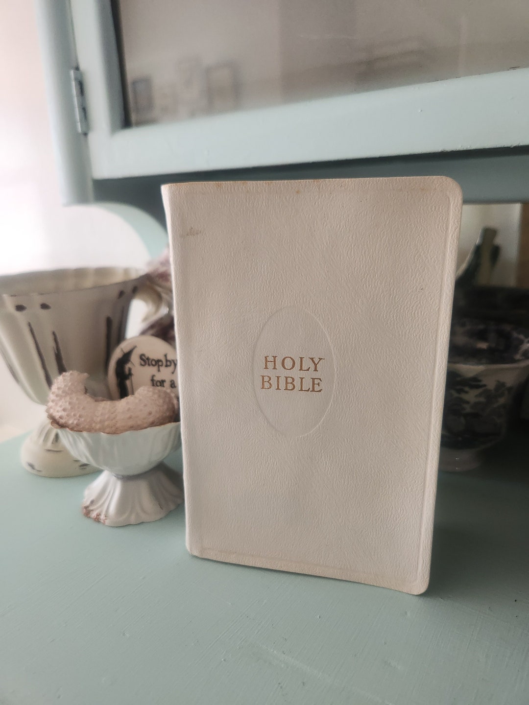 The Holy Bible New & Old Testament -- White Cover Bible -- Vintage ...
