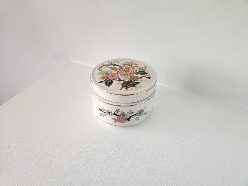Vintage Sadler England Floral Porcelain Trinket Box -- Vintage Jewelry ...