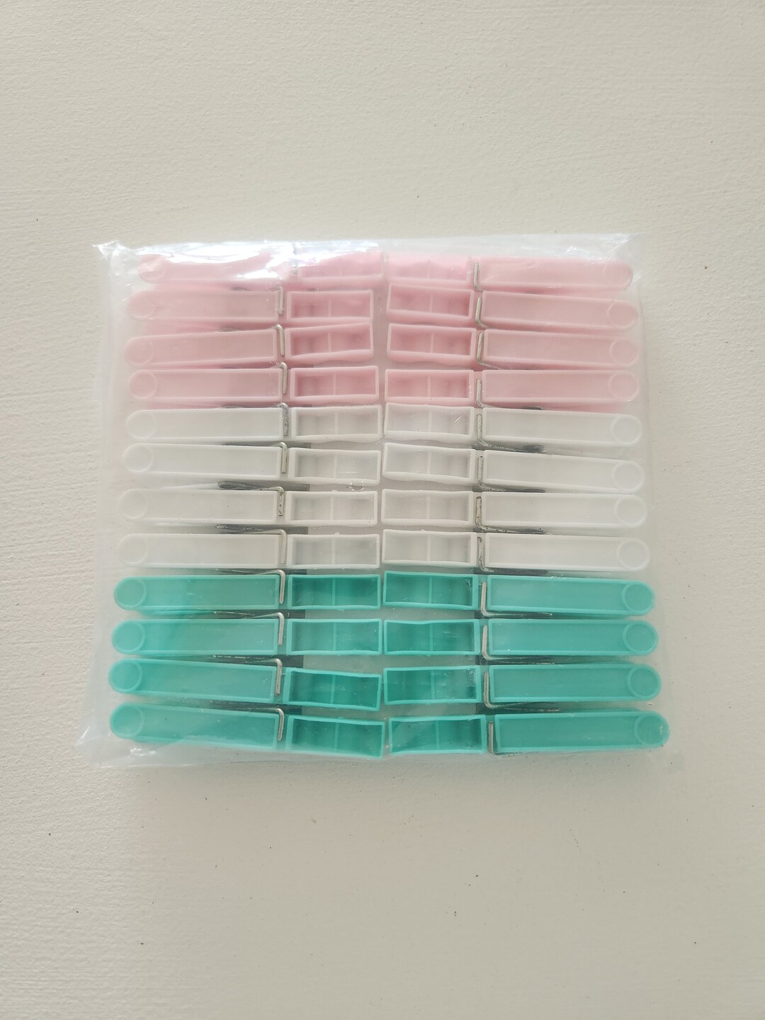 Vintage Color Plastic Spring Clothes Pins Plastic Laundry Pins Retro ...