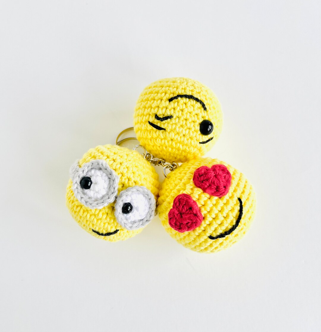 Novelty Keychain, Emoji Toy, Crochet Toys, Minion Keychain, Novelty ...