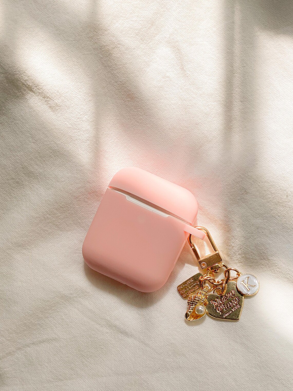 Customized Airpod/Airpod Pro Case with Personalized Letter | Etsy