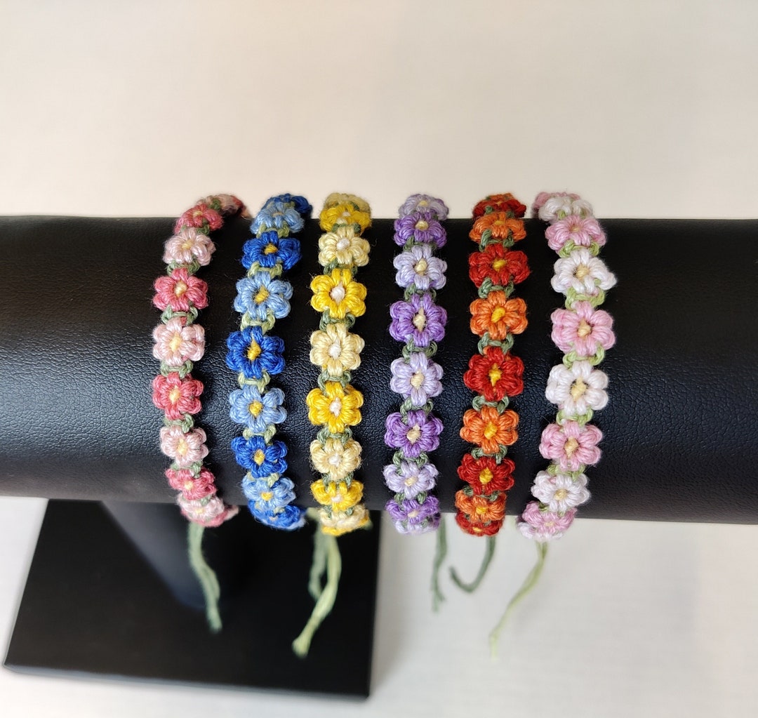 Cadena Daisy bicolor con verde, pulsera Flower Macrame, accesorio ...