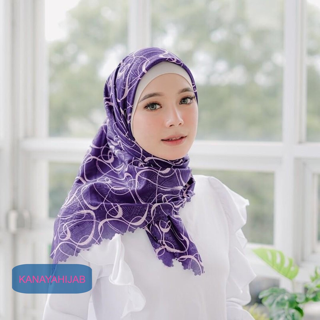 Koyu Quadrilateral Hijab Shiela Luxury Vembos Motif: Luxury Style in ...