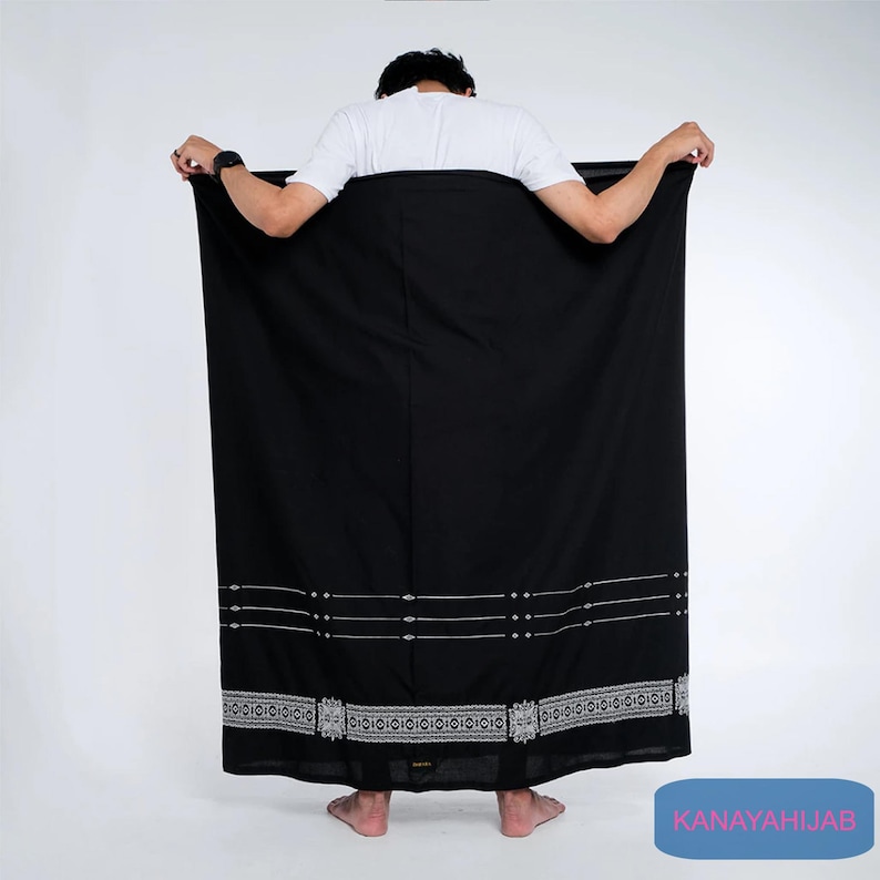 Aceh Door Embroidery Sarong, Traditional Cloth for Modern Muslims ...