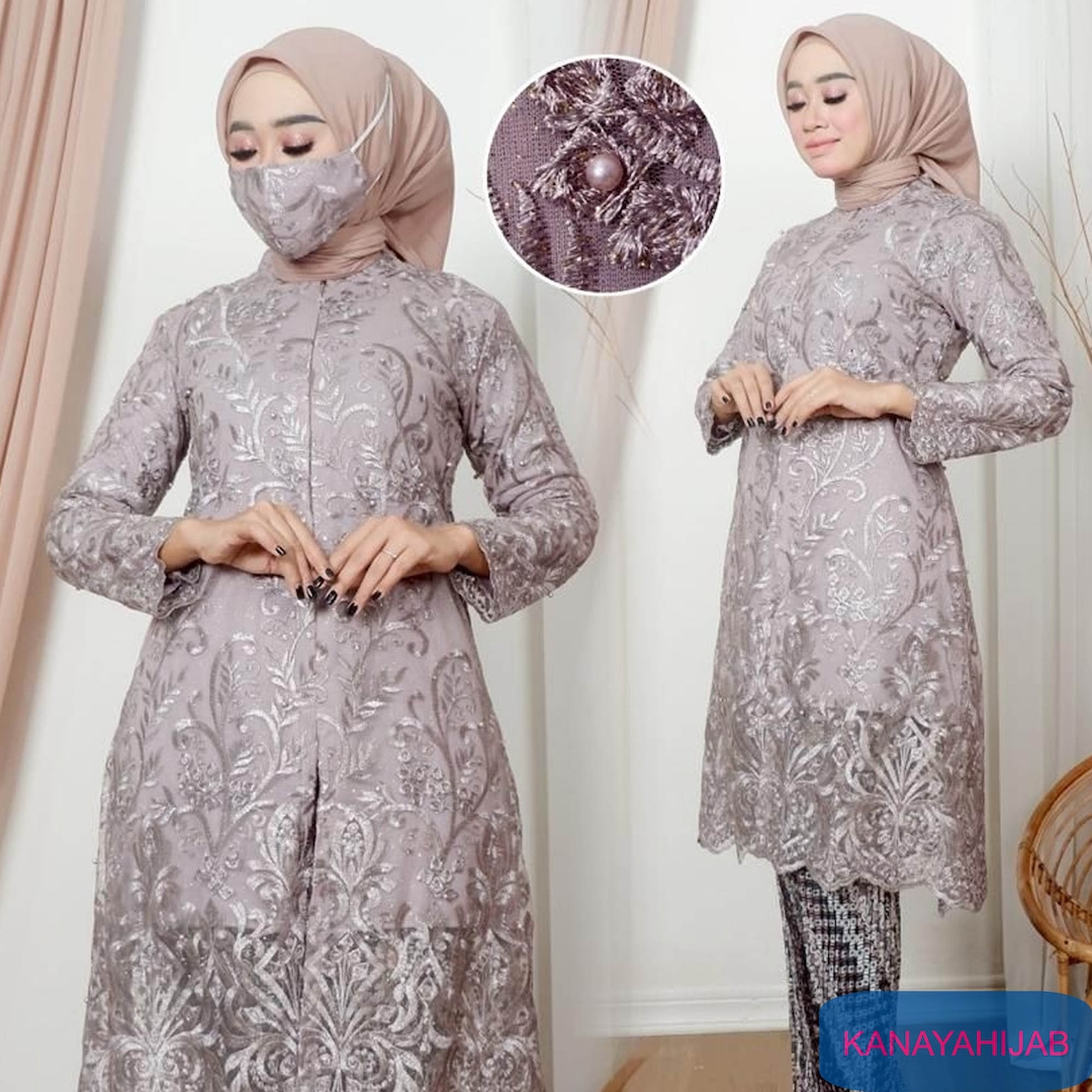 Jumbo Brukat Tunic Kebaya for a Fashionable Muslim Look, Kebaya, Brukat ...