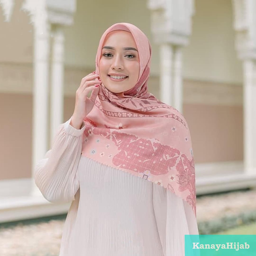 Look Elegant With the Rectangular Veil With Ultrafine Pink Voal Motif ...