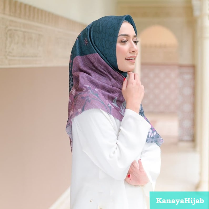 Elegant Combination of Rectangular Hijab With Laminated Vocals: Annida ...