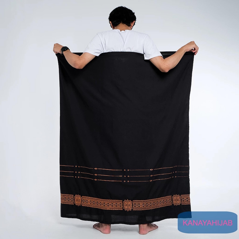 Aceh Door Embroidery Sarong, Traditional Cloth for Modern Muslims ...