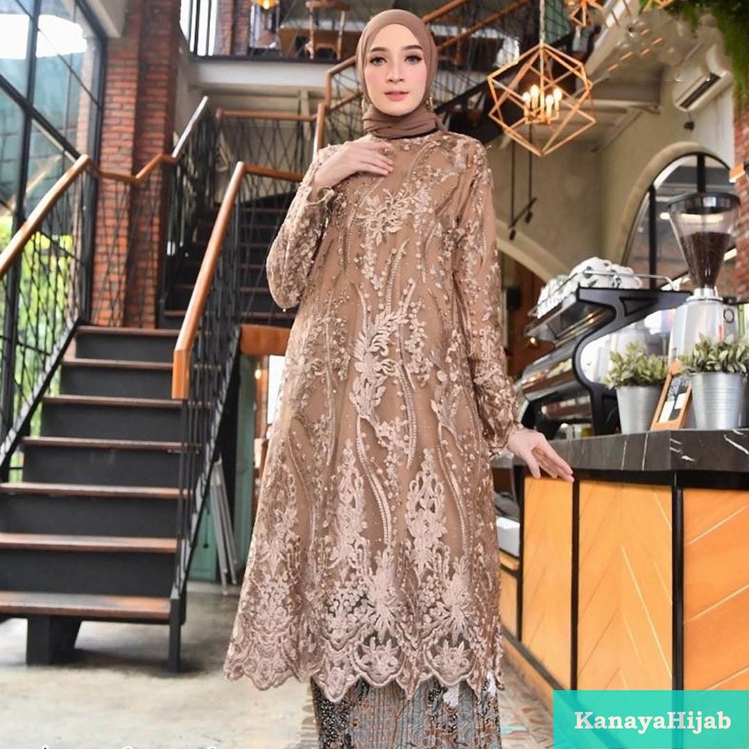 Brukat Tunic Kebaya Suit: A Combination of Traditional and Functional ...