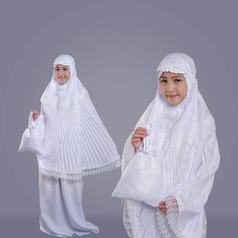 Traditional Elegance for Kids: Plisket Children's Mukena, Muslim Prayer ...