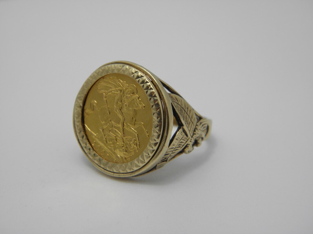 Solid Chunky 22ct Gold 1/2 Sovereign 9ct Eagle Band Signet Ring UK Size ...