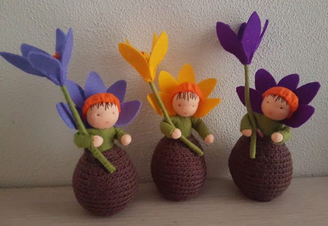 Crocheted Crocus Bulb PDF Pattern Dutch and German - Etsy