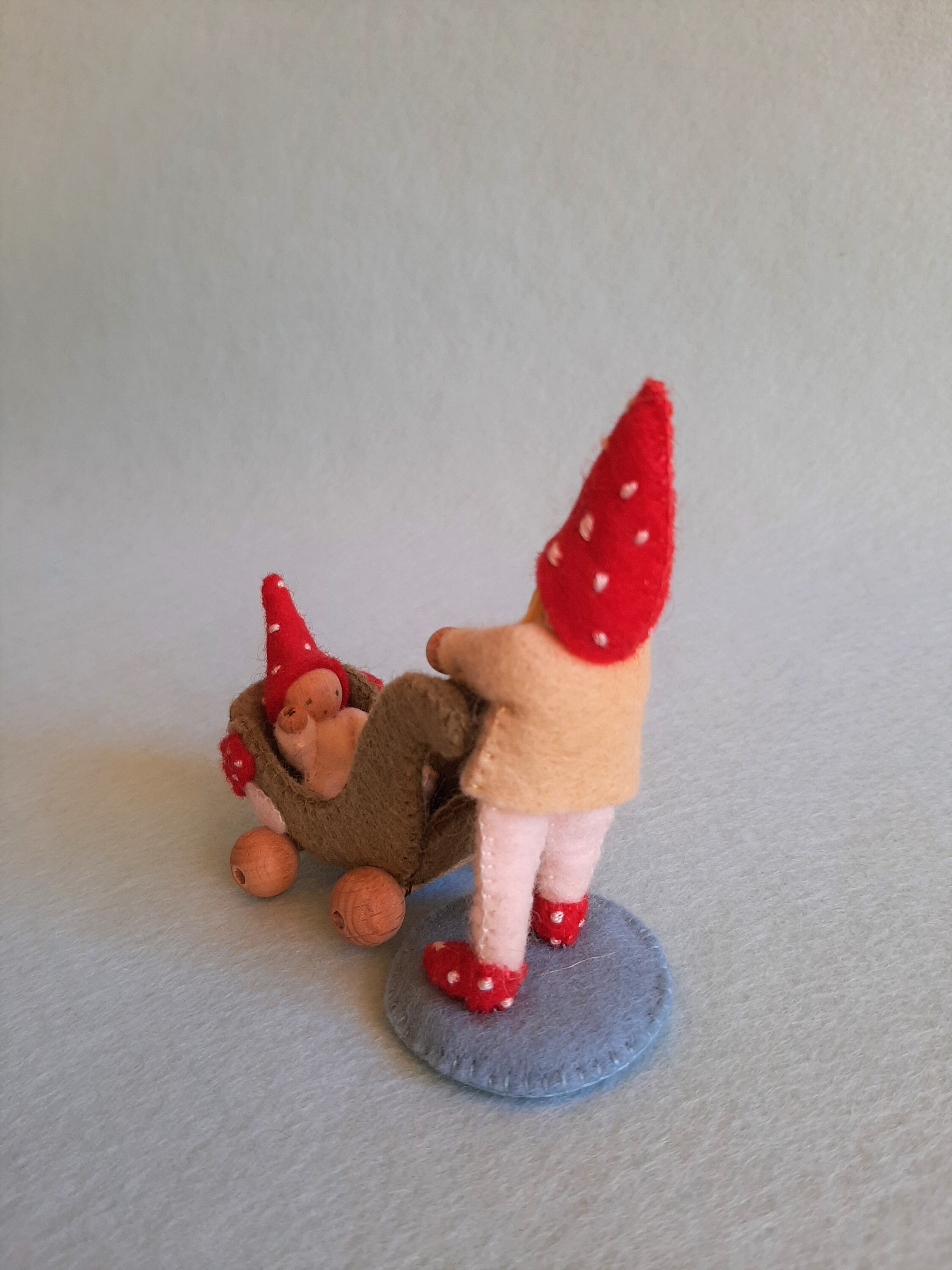 Gnome Walk PDF Pattern Dutch and German - Etsy