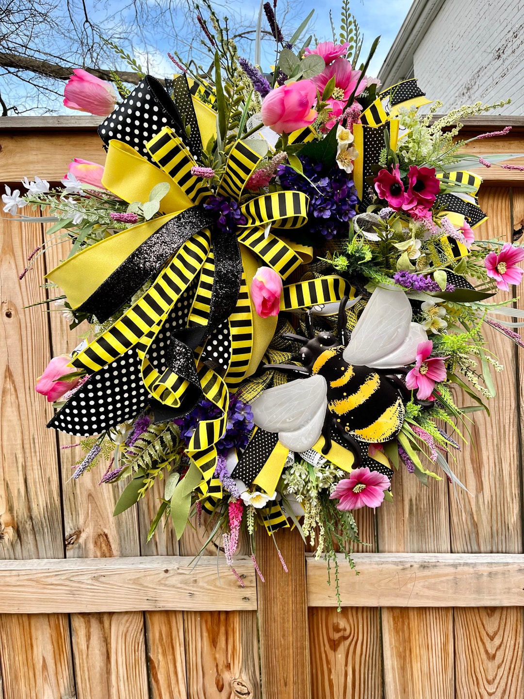 Bee Flower Wreath, Queen Bee Decor, Wildflowers and Bees Wreath, Summer ...