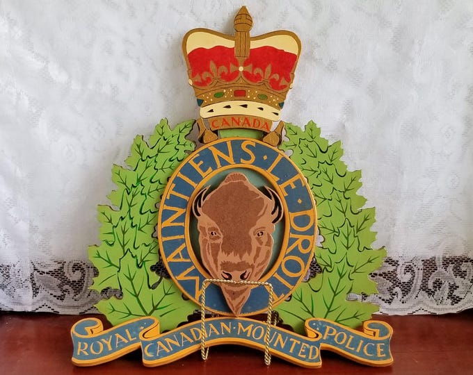 Vintage Wooden Handmade Plaque of RCMP Emblem & Symbols-maintiens Le ...
