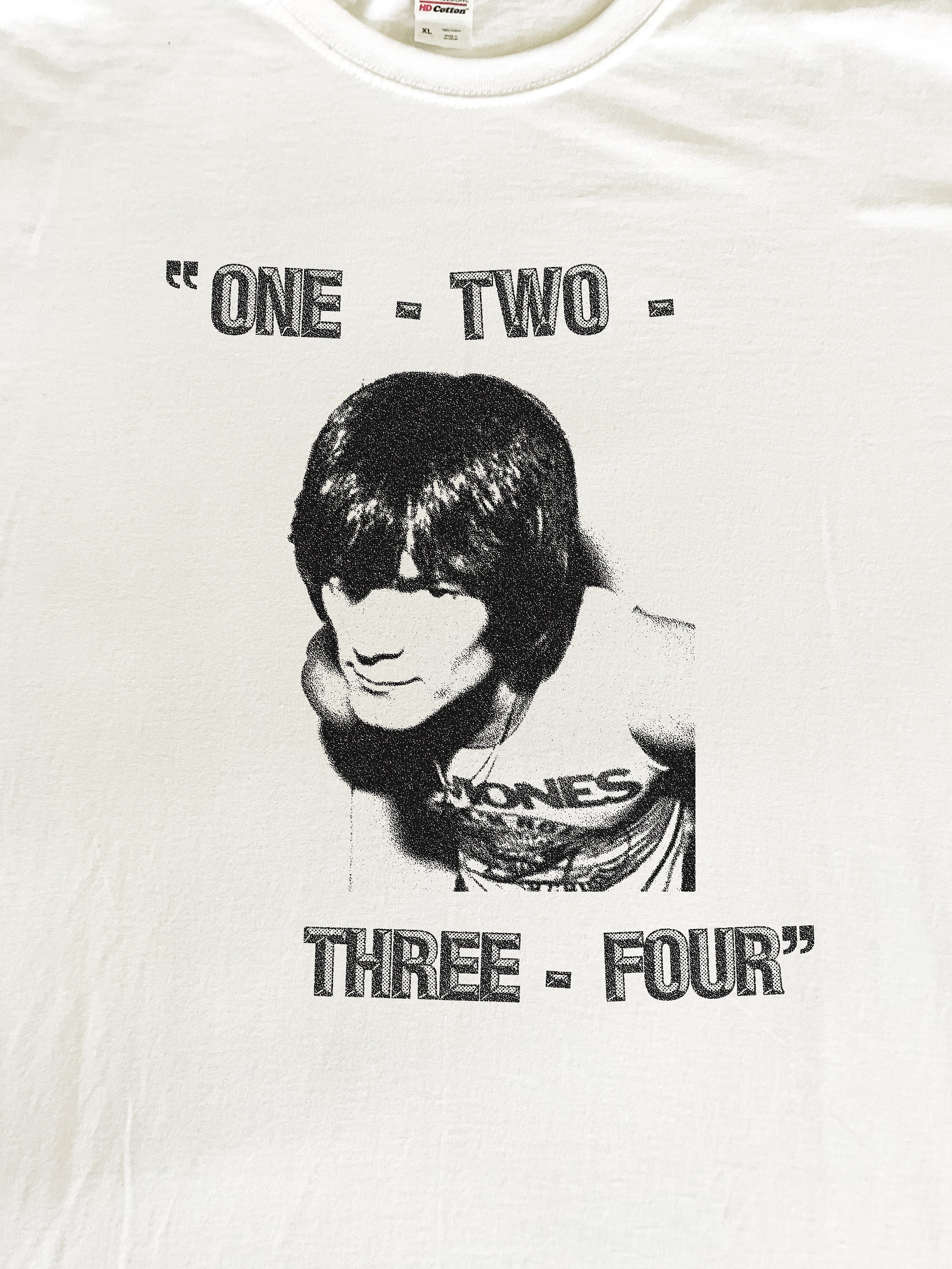 Dee Dee T-shirt - Etsy