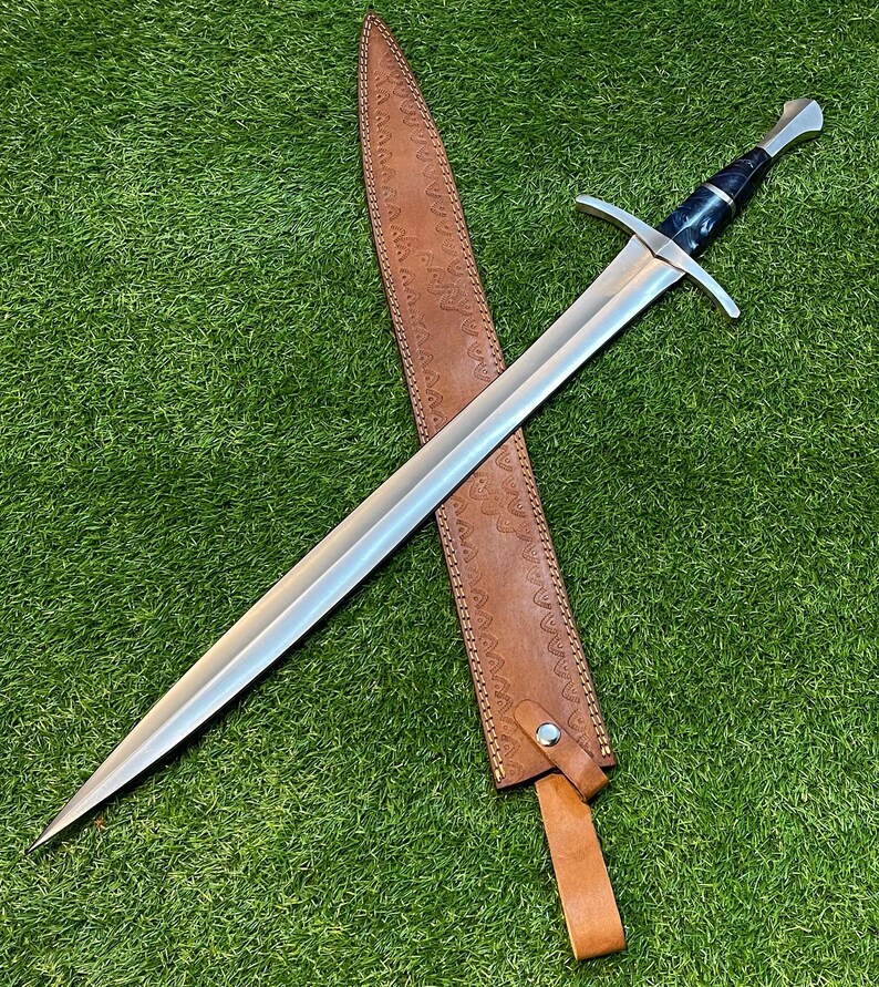 Hand Forged D2 Steel Roman Sword | Full Tang Blade | Wood Handle ...