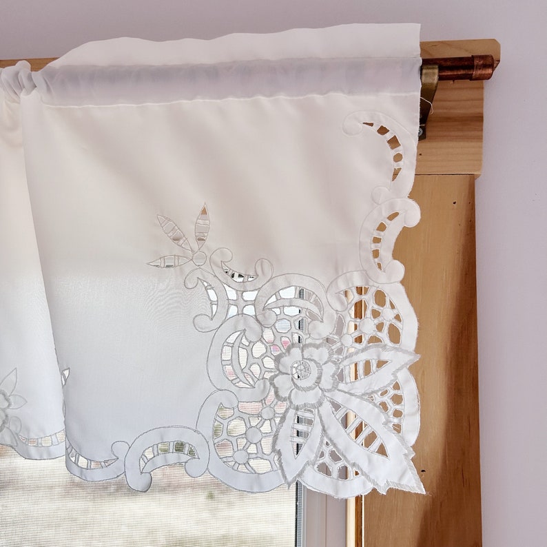 Cut Lace Cafe Curtains Crisp White Country Farmhouse Kitchen Curtains ...