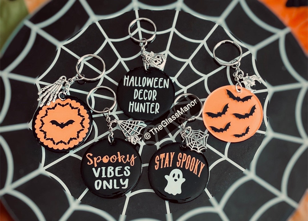 Halloween Keychains / Halloween Decor Shopper / Halloween - Etsy