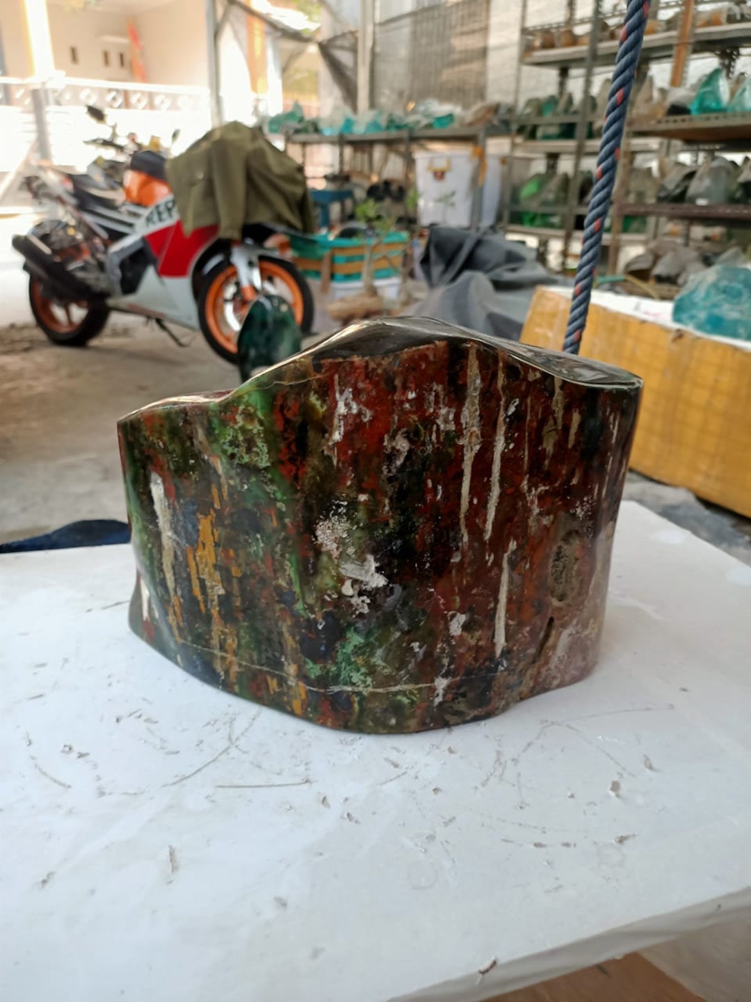7.2kg Dimensions (24x17.5cm) Stunning Agatized Green Brown Yellow of ...