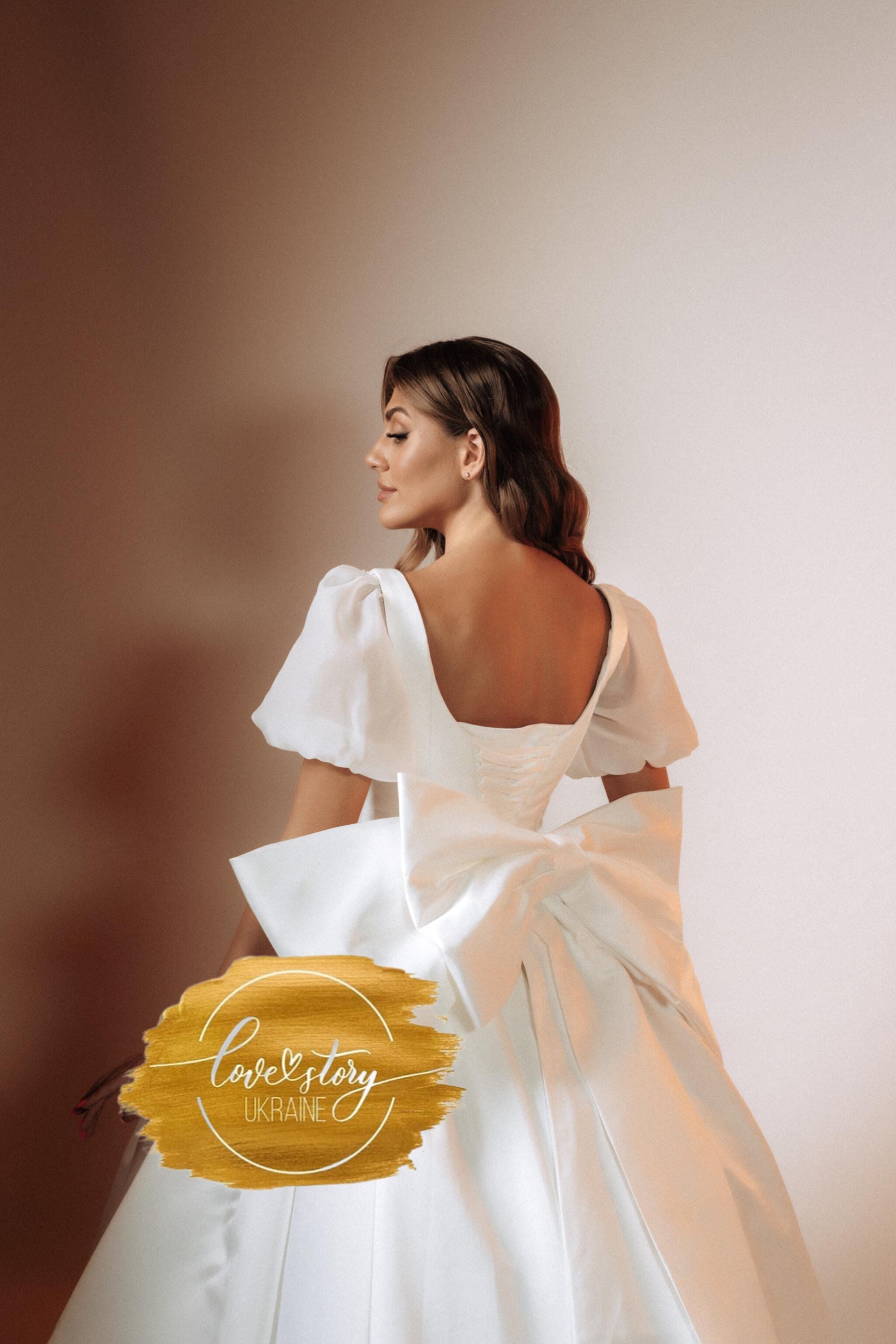 Bishop Sleeve Wedding Dress Aline Wedding Dress Short Sleeve Bridal ...