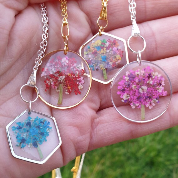 Etsy resin flower necklace store