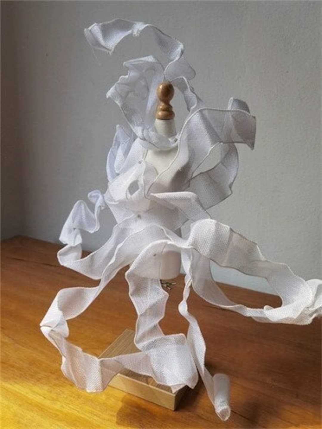 Pure White Wire Mesh Fabrics, Metallic Stiff Wire Fabrics, Lace Organza ...