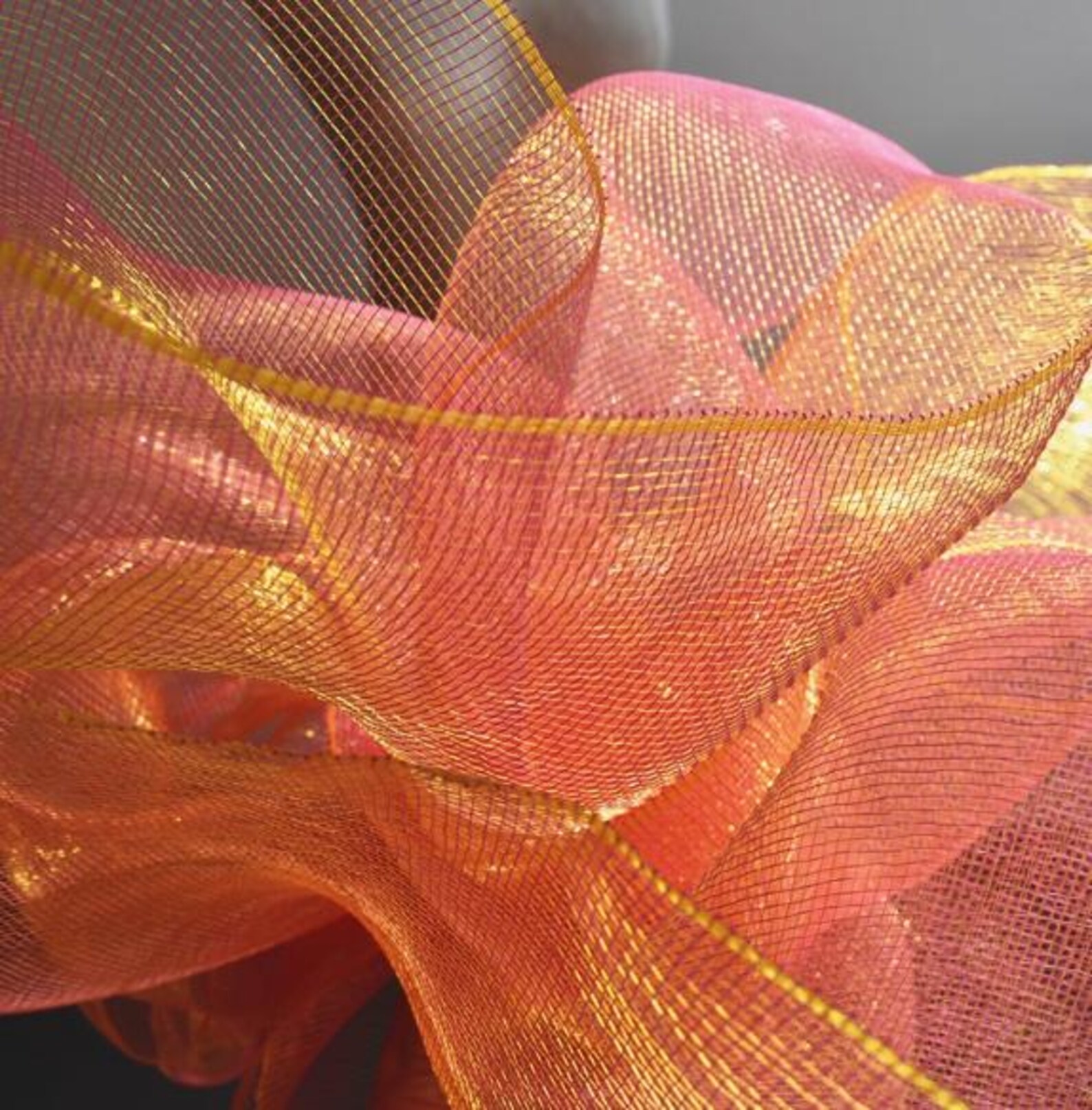 Gold Pink Wire Mesh Fabric, Gradient Cloud and Smoke Into Rain Decor ...