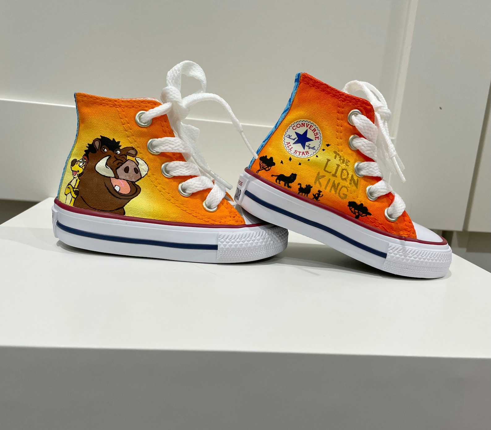 Lion King converse hand painted | Etsy
