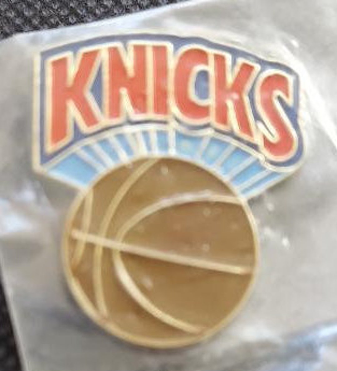 NBA New York Knicks Pin Basketball Stamped NBA Off. Lic. Prod. C & PD ...