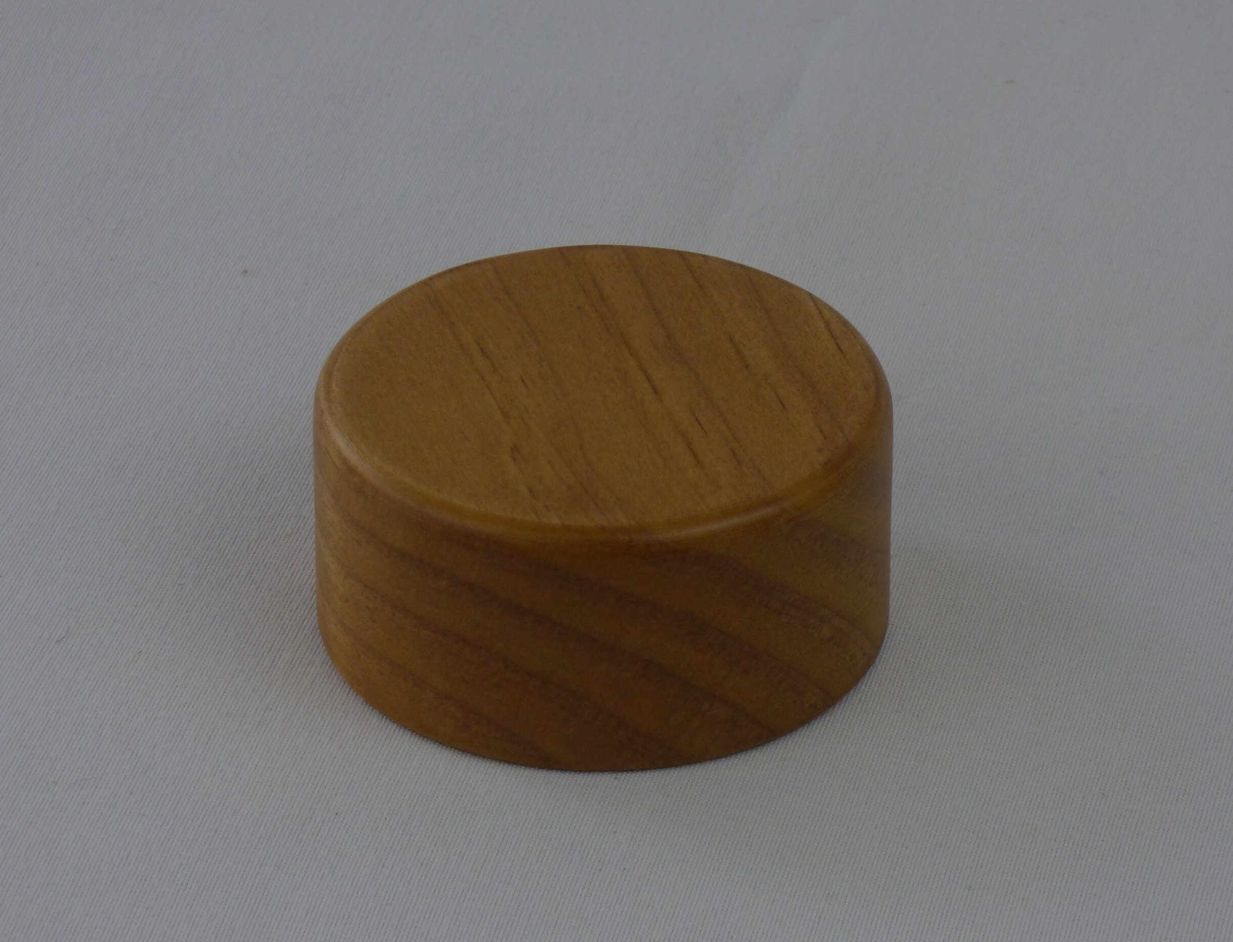 Solid Circular Wooden Bases. Height 3 Cm. Oak Varnish Finish. Various ...