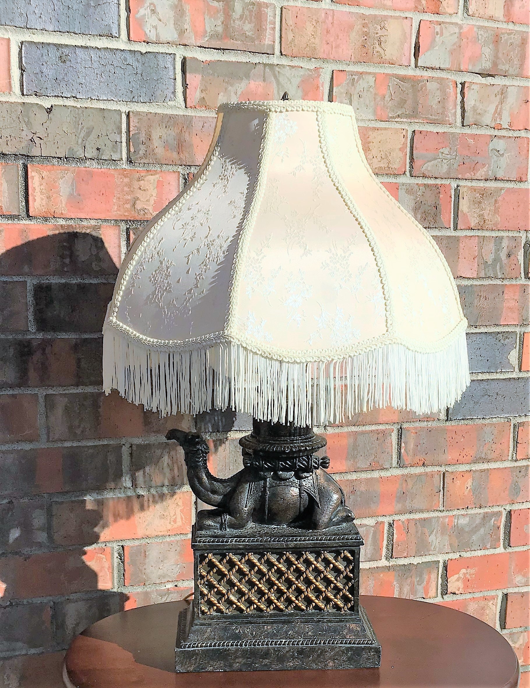 Old World Heavy Knealing Camel Lamp With Damask Lamp Shade/exoctic Work ...