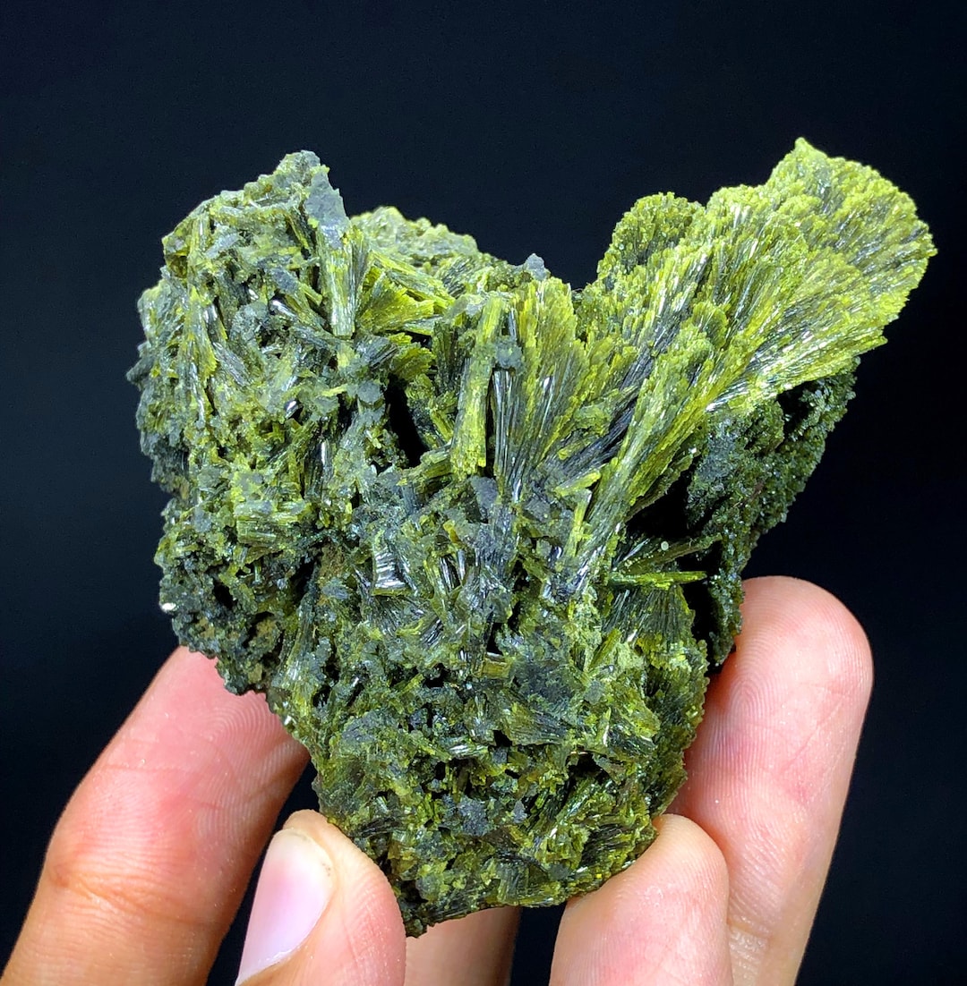 Natural Green Color Epidote Crystal, Epidote Specimen, Green Epidote ...