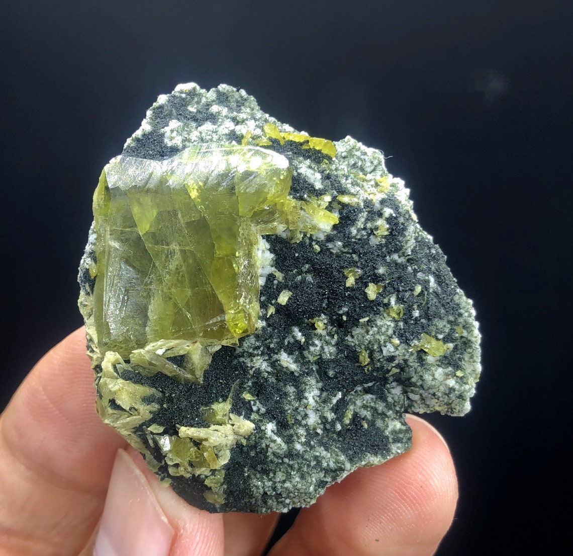 Natural Sphene Titanite, Green Sphene, Raw Sphene, Minerals Specimen ...