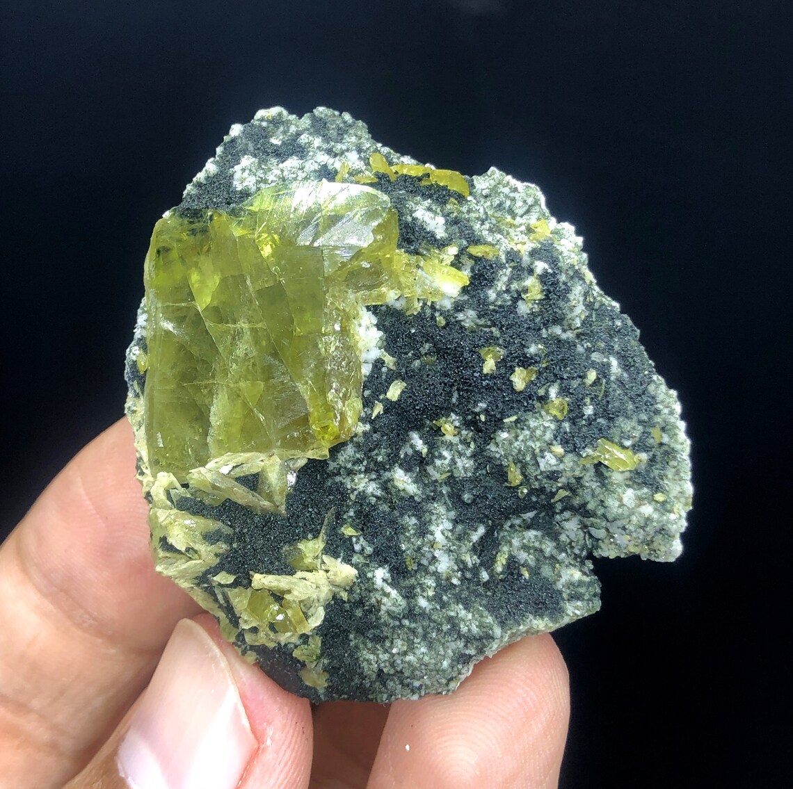 Natural Sphene Titanite, Green Sphene, Raw Sphene, Minerals Specimen ...